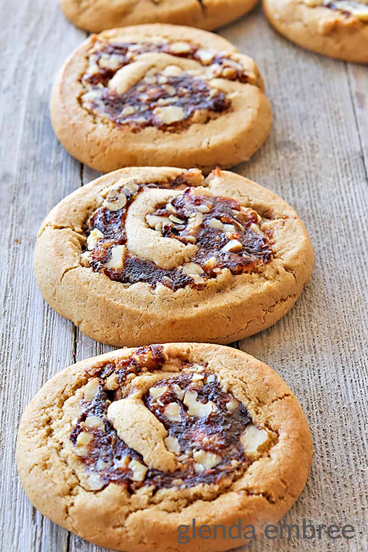 Filled Date Cookies with Walnuts (Date Pinwheel Cookies) - Glenda Embree